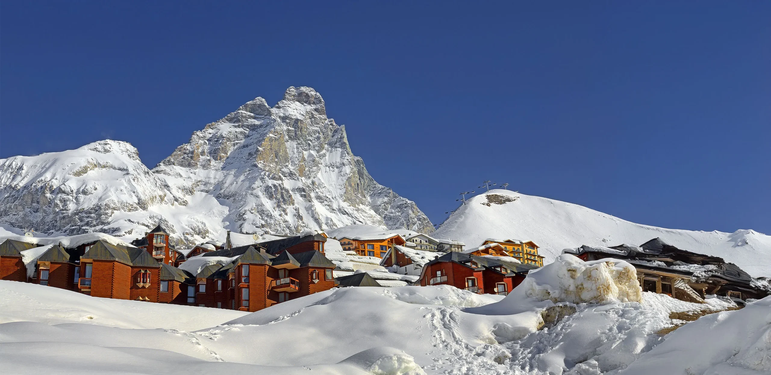 Frachey Ski Transfers | Discover the Resort